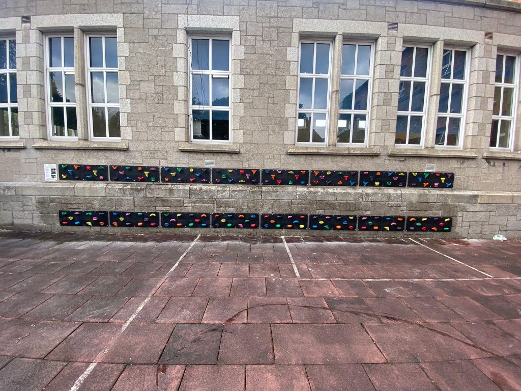 Gaelscoil Eoin - SmallWall School Products